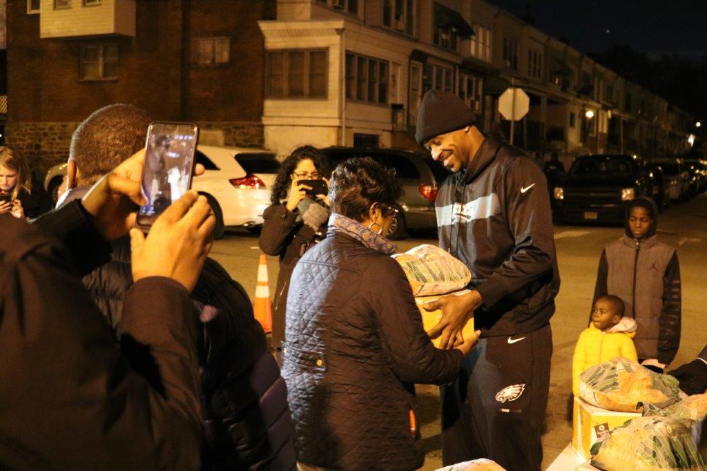 Eagles Player Alshon Jeffery Gives Meals to Tilden School Families ...